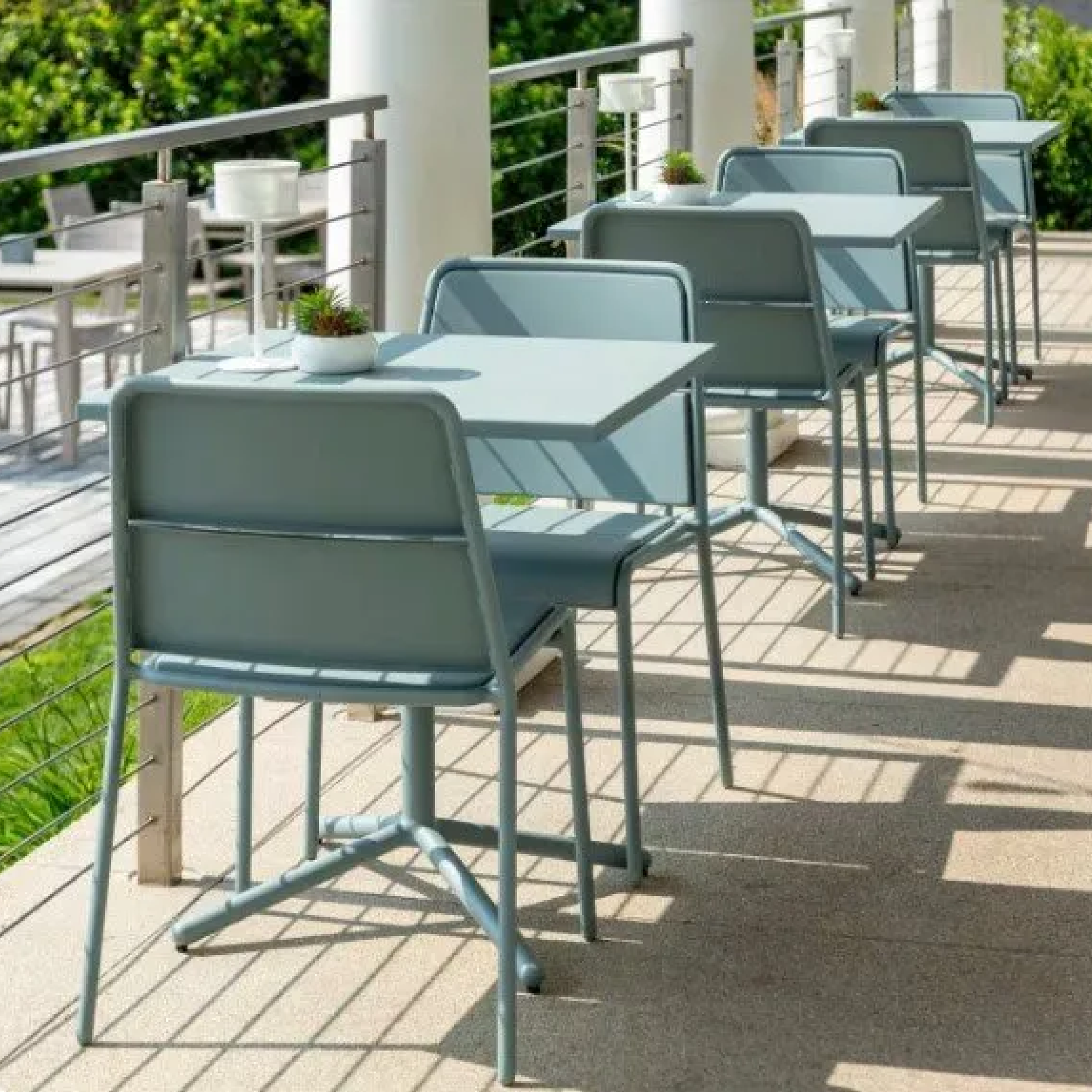 A600 Aluminum Square Bistro Table with Side Chairs